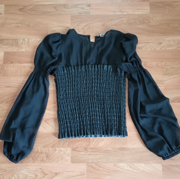 Zara | Tops | Host Pick Zara Black Puff Sleeve Scrunch Front Blouse ...